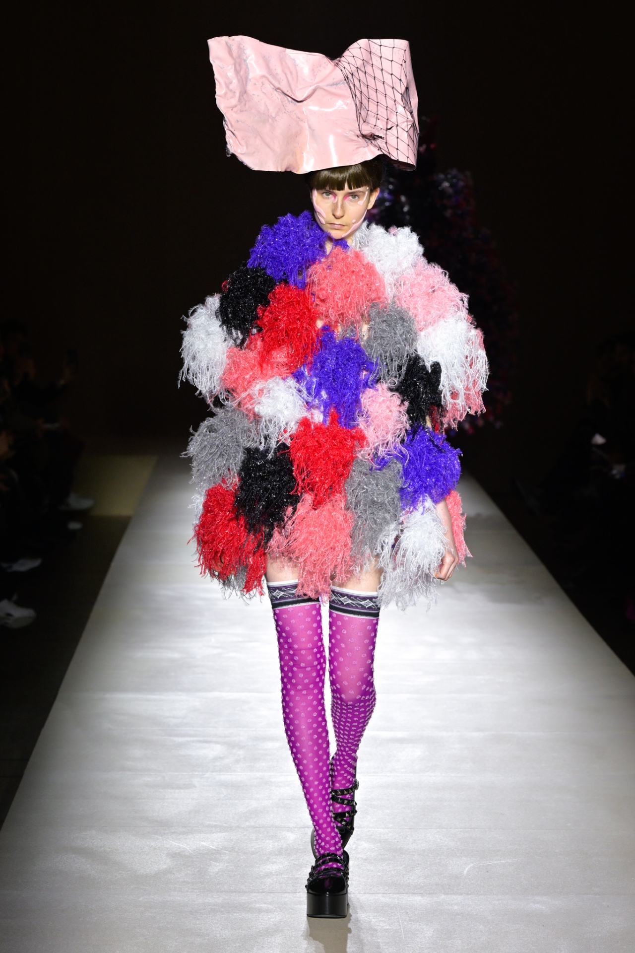 [Review] 압도적 보랏빛 카리스마! 느와 케이 니노미야 2023 F/W 컬렉션