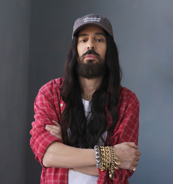 첫 자서전 공개한 알레산드로 미켈레