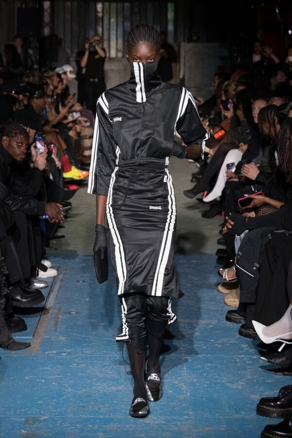 열광적인 축구 팬이란? 프로토타입 2025 S/S 남성복 컬렉션